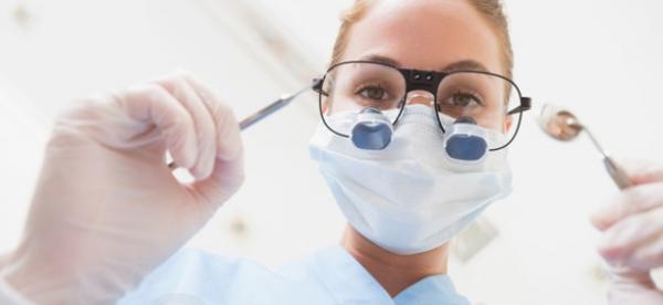 Lupas Dentales: ¿Qué debes considerar a la hora de elegirlas? - Dentaltix